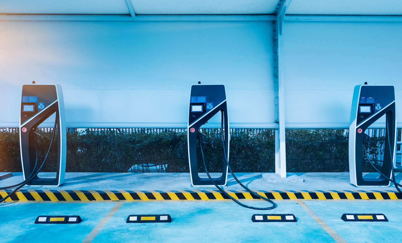 EV Charging: Successful business models | Roland Berger